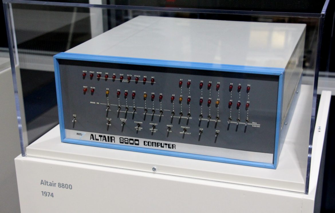 Return to the Computer Museum of America | The Apollo Education ...